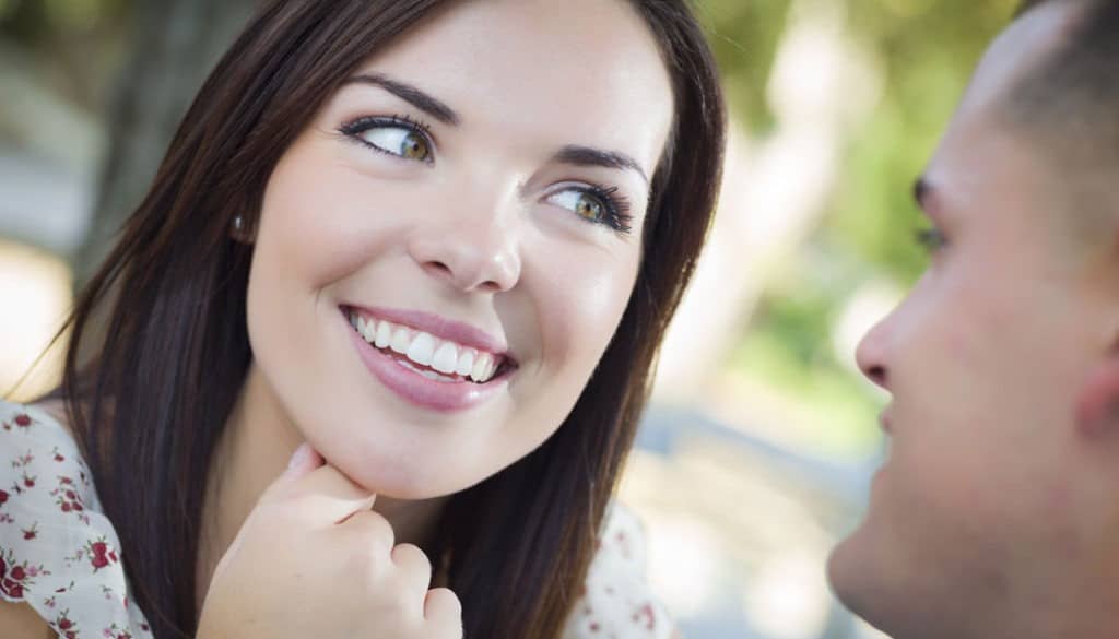 How To Tell An Engaging Story | 5 Topics That Build Attraction With Women